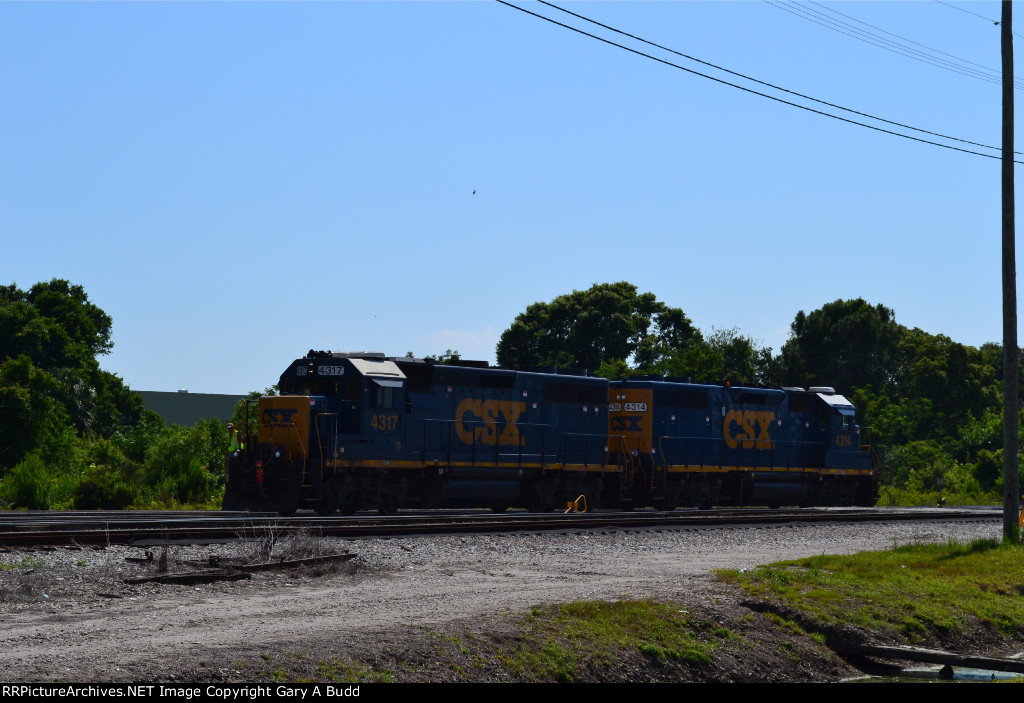 CSX GP39-2 4317 AND 4314